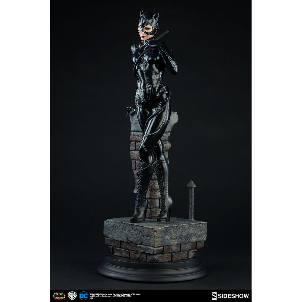 DC Catwoman (Michelle Pfeiffer) Premium Format Figure Sideshow ...