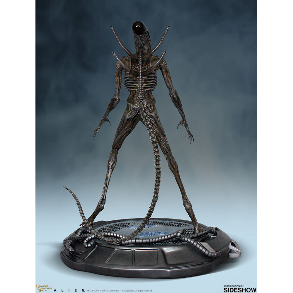 Alien: Covenant Xenomorph 1:4 Scale Statue Hollywood Collectibles Group ...
