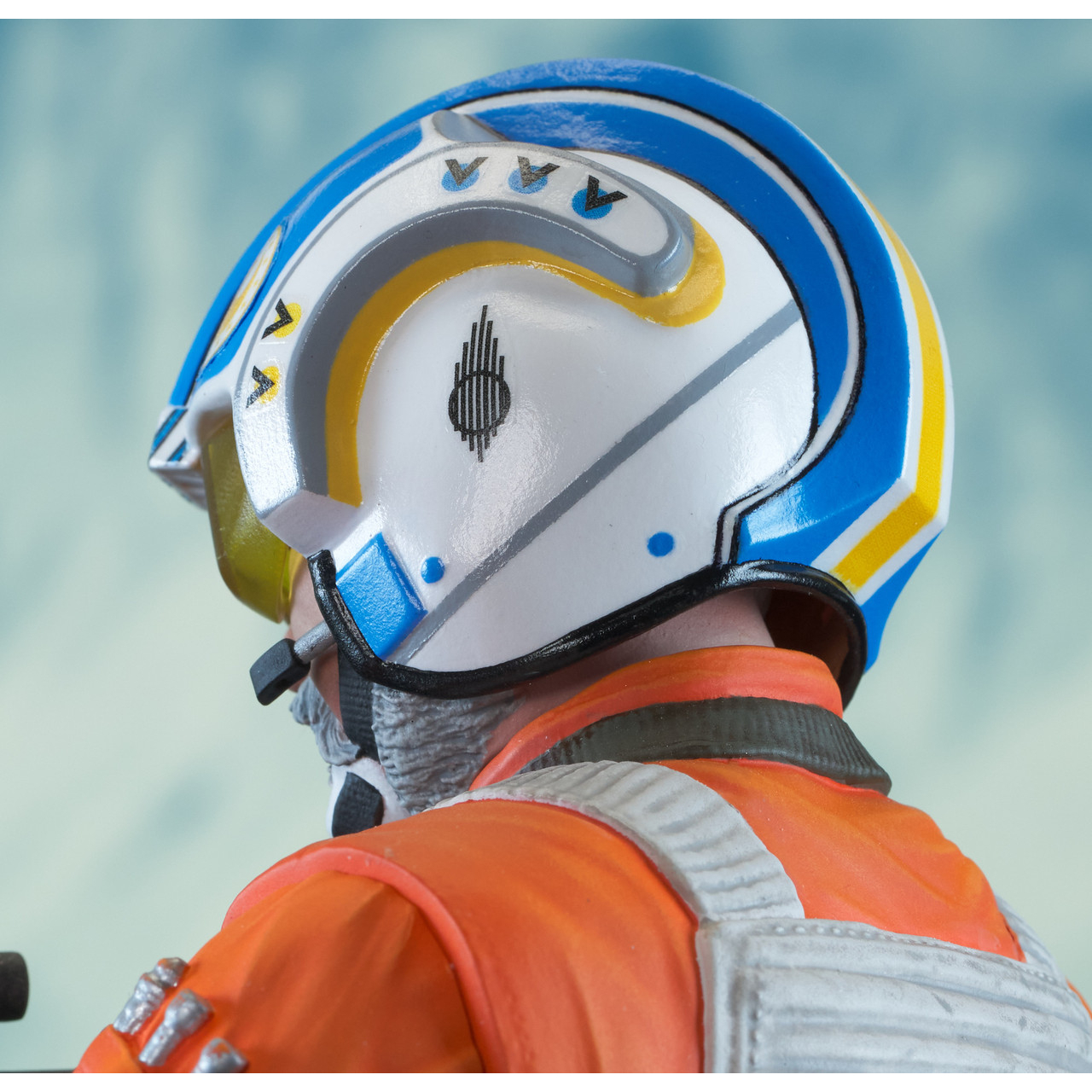 Star Wars: The Mandalorian - Carson Teva 1:6 Scale Mini Bust - 2023 San ...