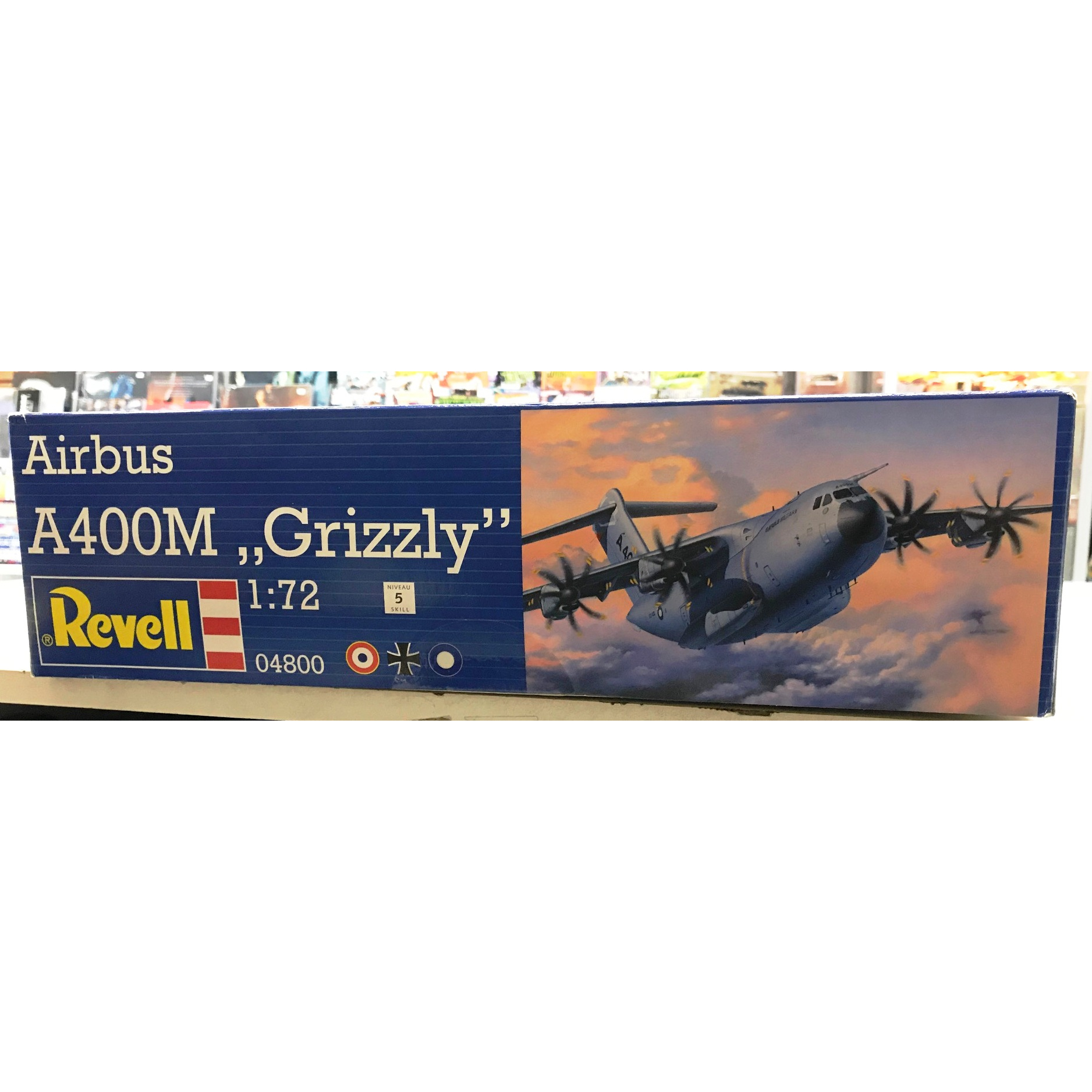 Airbus A400M Grizzly plastic model kit 1:72 scale Revell 04800