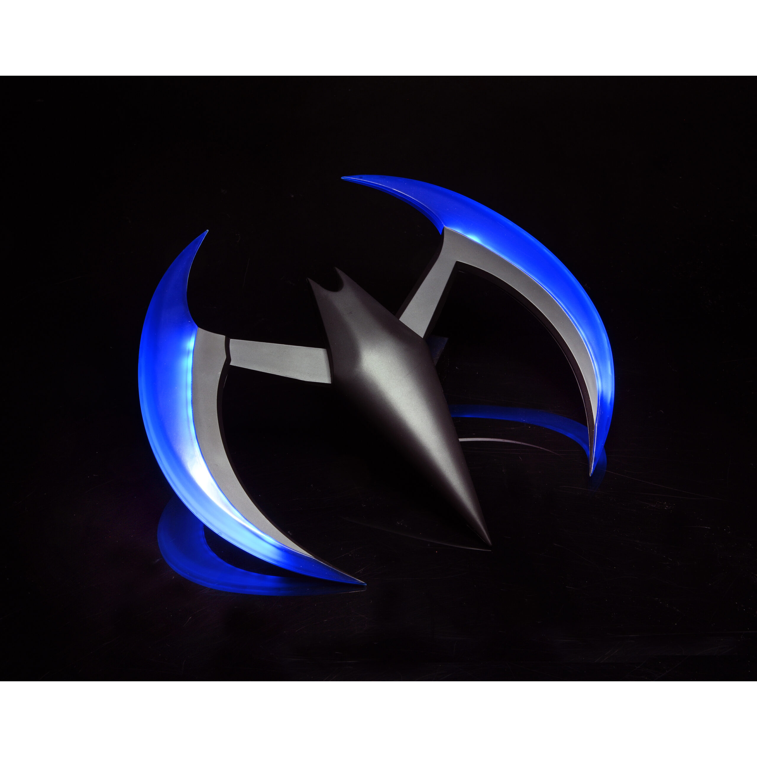 DC Batman Beyond Prop Replica – Batarang (Blue with Lights) NECA 61647
